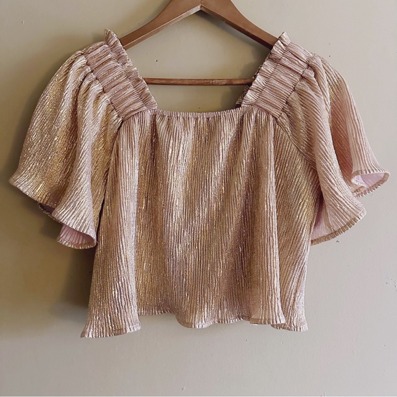 QUEEN OF SPARKLES | Tops | Queen Of Sparkles Rose Gold Flutter Crop Top ...